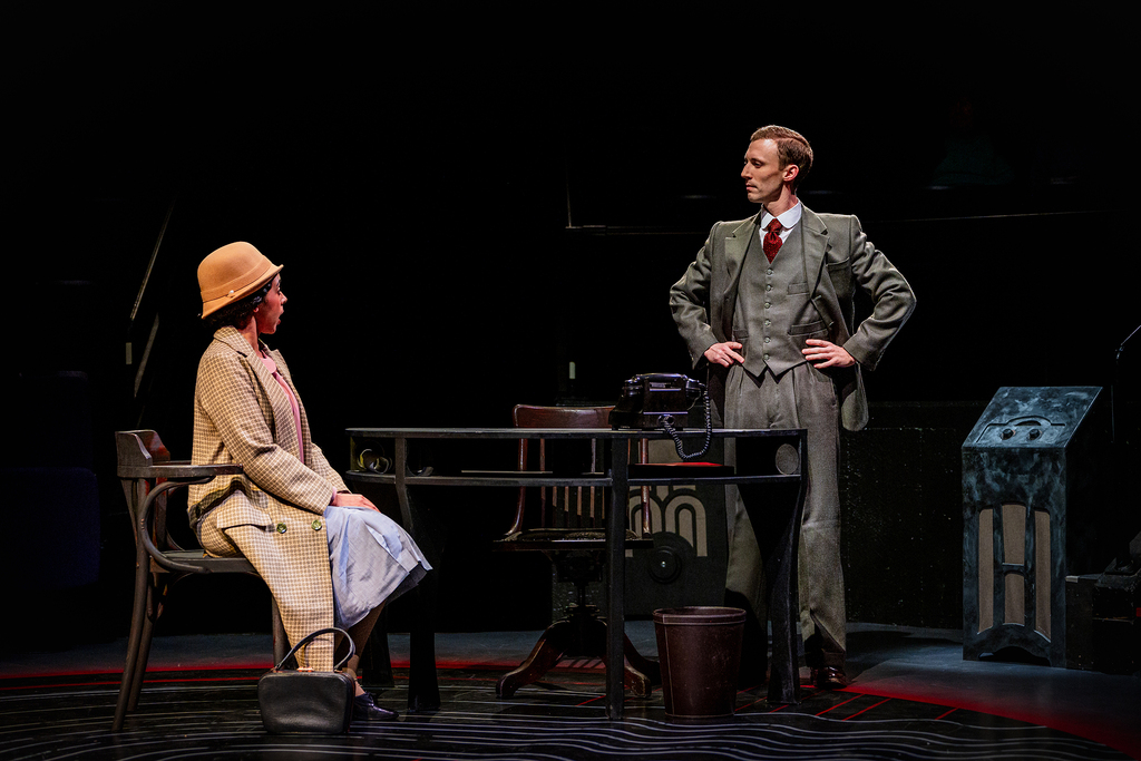 A Leap in the Dark – Suzanne Ahmet and Perry Moore – The Hitmix 107.5 FM